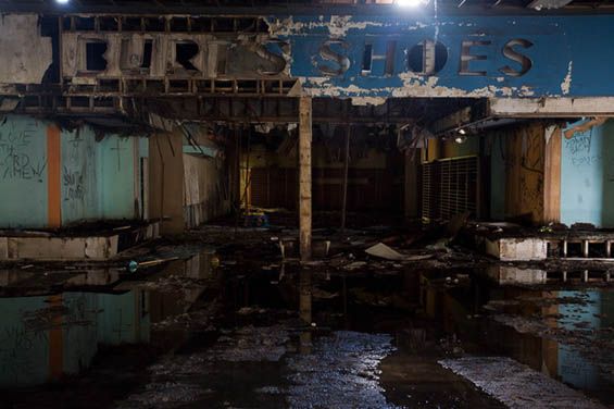 Creepy Photos From Inside America's Abandoned Malls - Neatorama