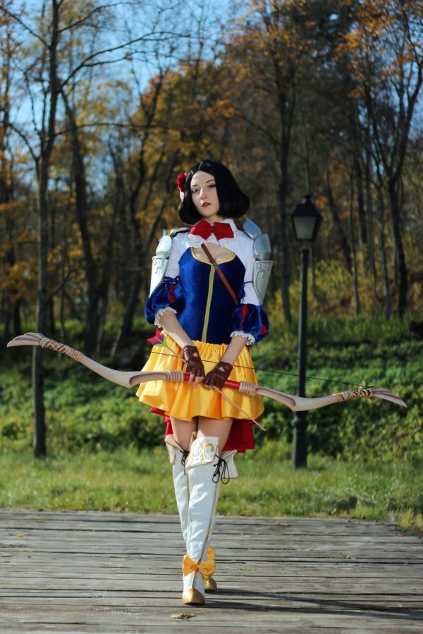 16 Great Works of Snow White Cosplay - Neatorama