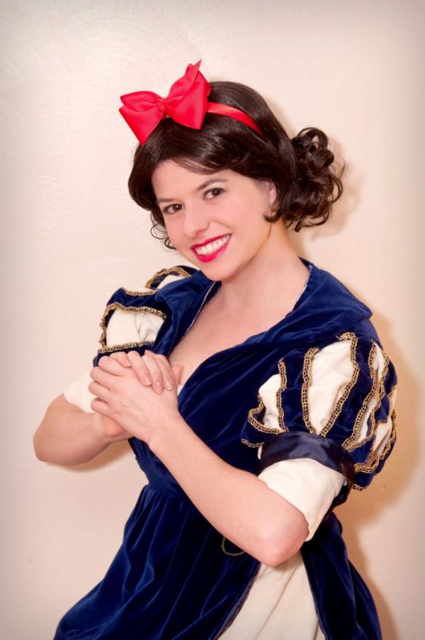 16 Great Works of Snow White Cosplay - Neatorama