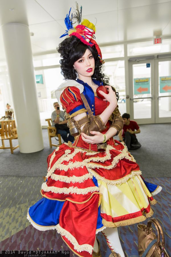 16 Great Works of Snow White Cosplay - Neatorama