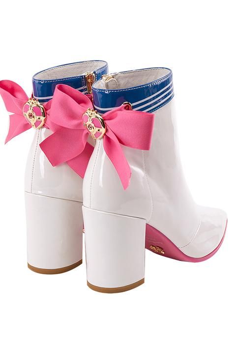 Sailor Moon Boots Spotted! - Neatorama